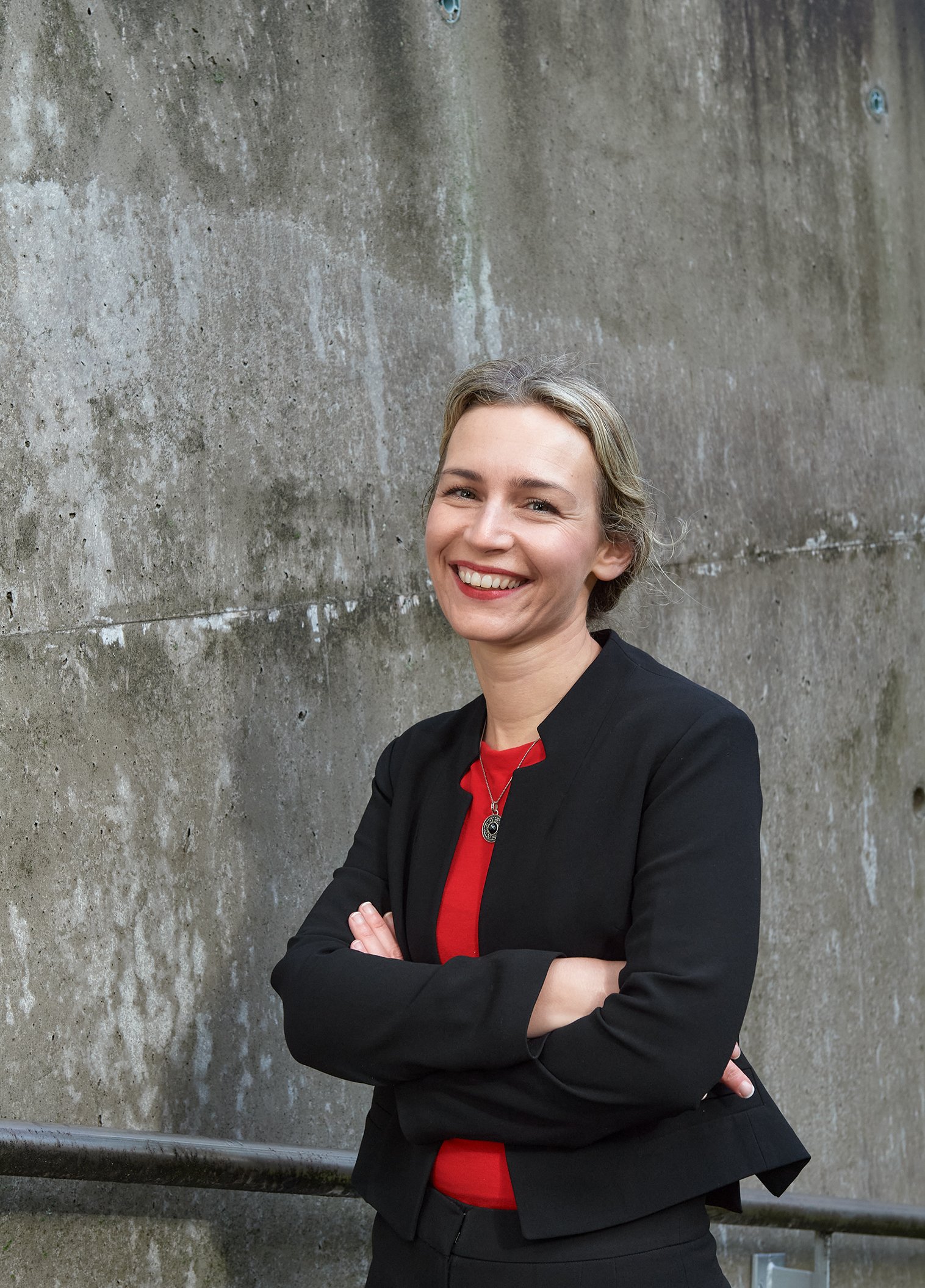 Lea Ypi THE NEW INSTITUTE - THE NEW INSTITUTE